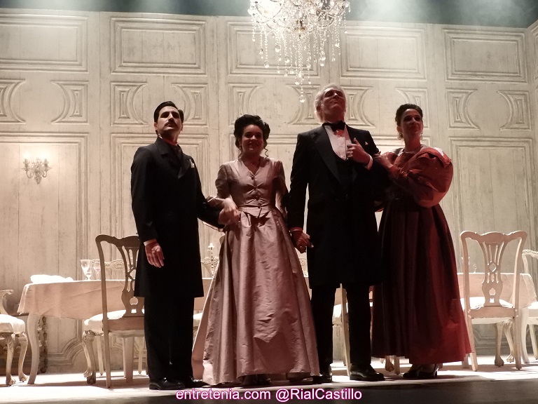 El Inspector Llama A La Puerta Entretenia